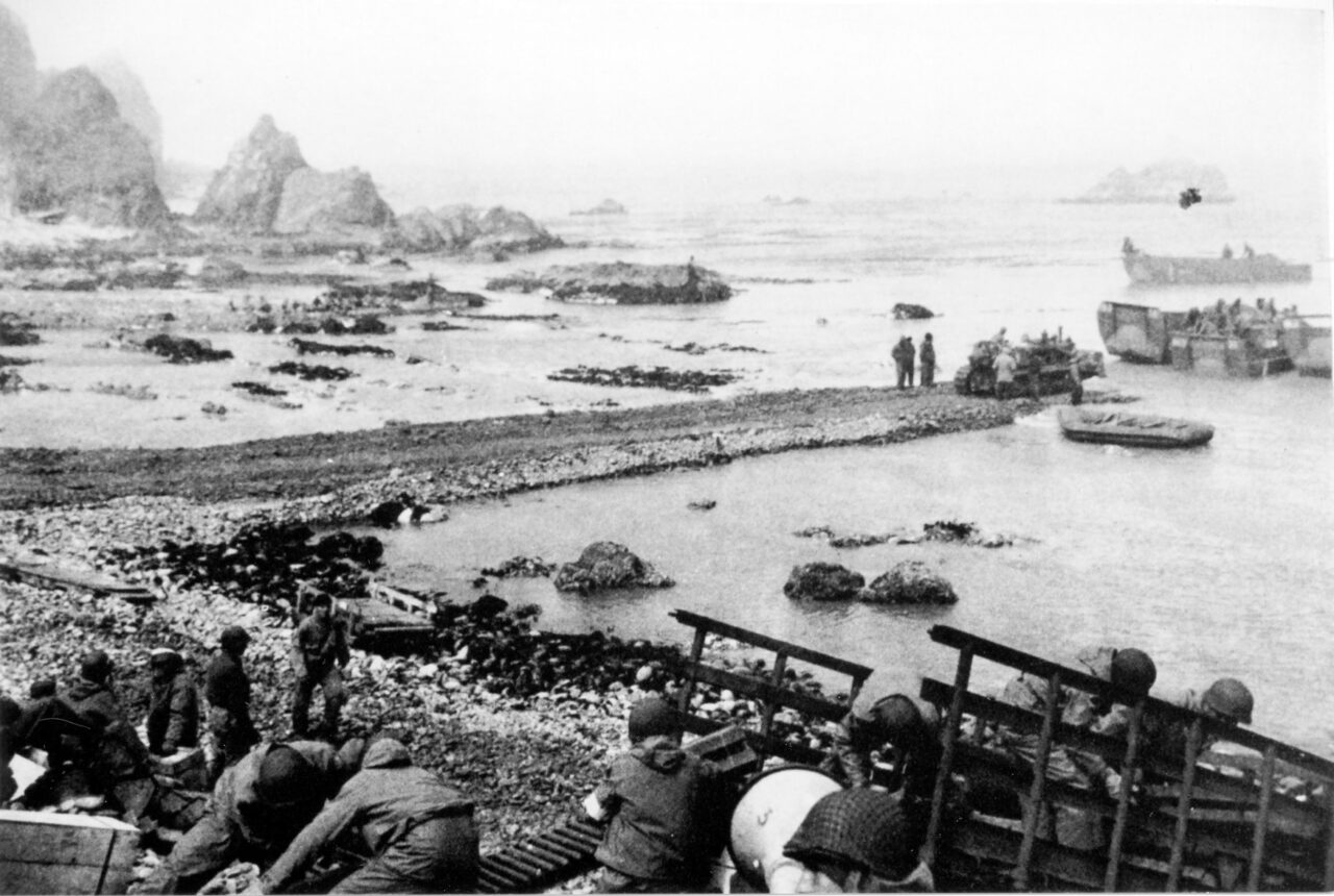 The First Deployed Naval Combat Demolition Unit - National Navy UDT ...